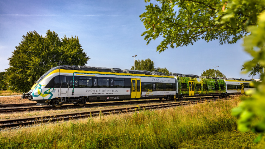 Das Aus für die Diesellock: Batterie-Zug für nichtelektrifizierte ...