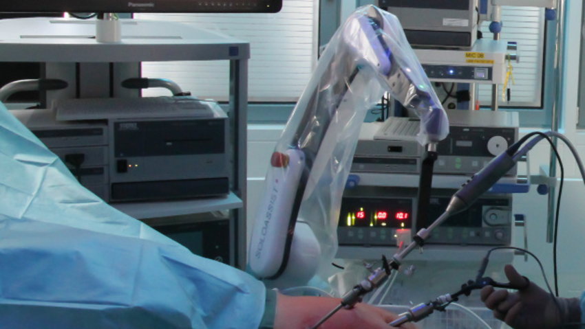 Per Roboter mit Sprachsteuerung: Schlüsselloch-OPs weitgehend ...